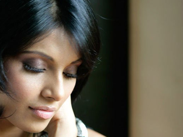 Bipasha Basu Photos, Images, HD Wallpapers, Bipasha Basu HD Images ...