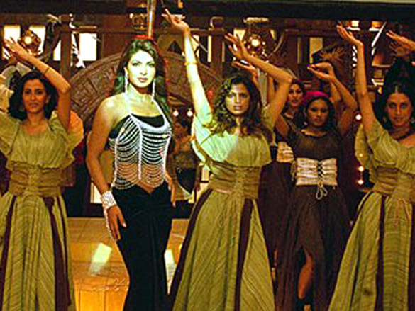 Aitraaz Movie Stills - Bollywood Hungama