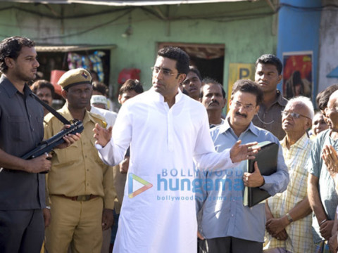 Paa Movie Review: Based on a rare genetic condition known as progeria ...