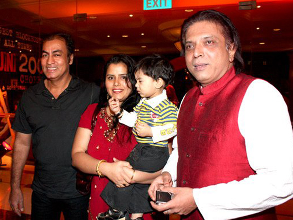 The Cast And Crew Of Ghajini Celebrate The Film’s 200 Crores ...