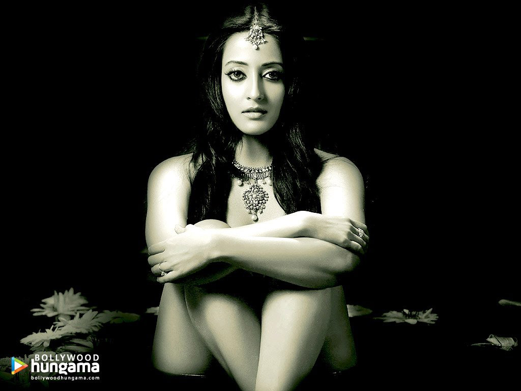 Raima Sen Wallpapers | raima-sen-6 - Bollywood Hungama