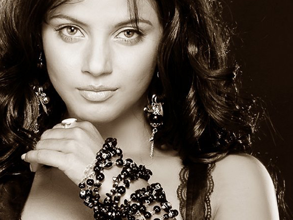 Nitu Chandra Srivastava Photos, Images, HD Wallpapers, Nitu Chandra ...