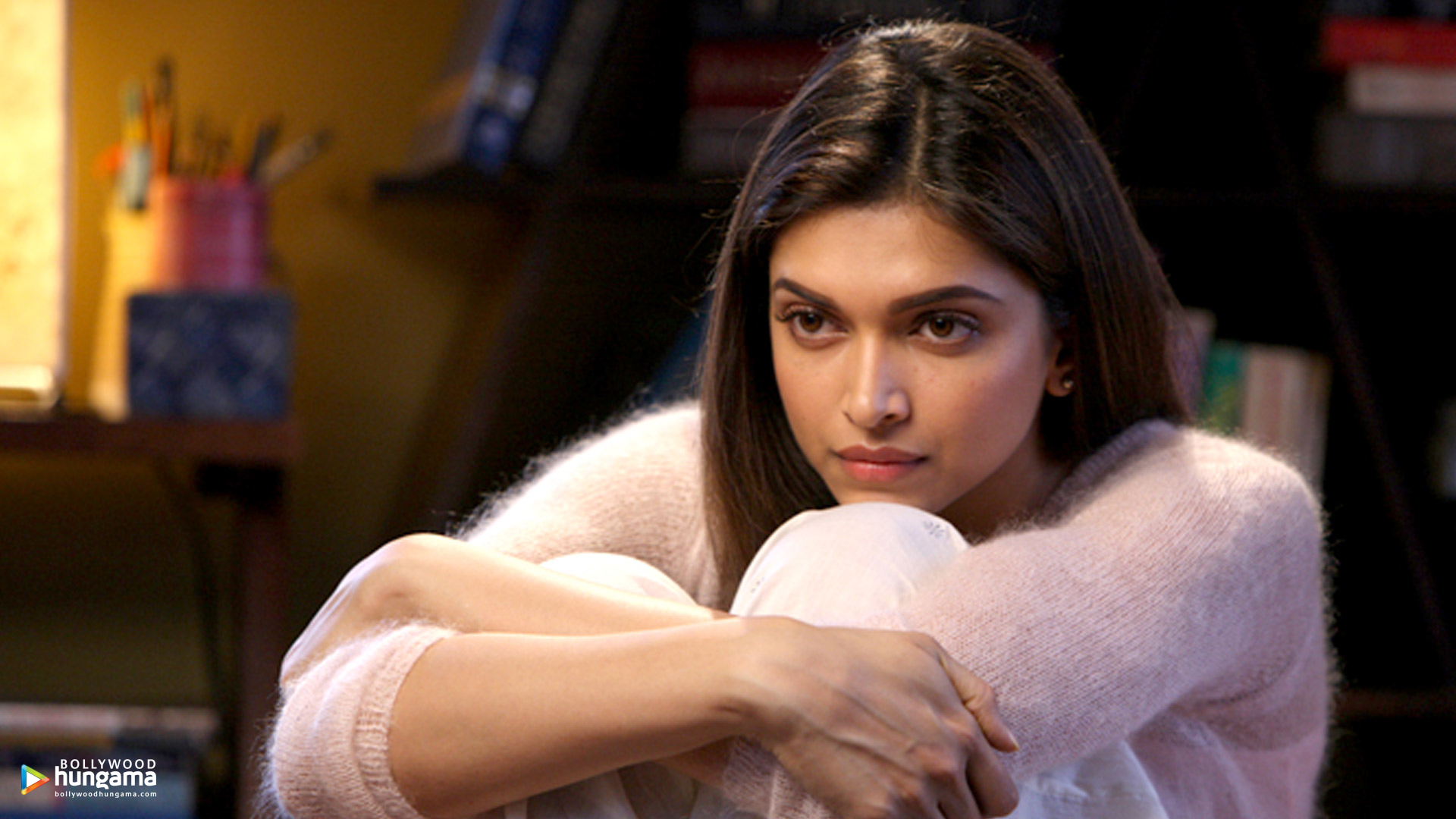 Deepika Padukone Wallpapers | deepika-padukone-112 - Bollywood Hungama