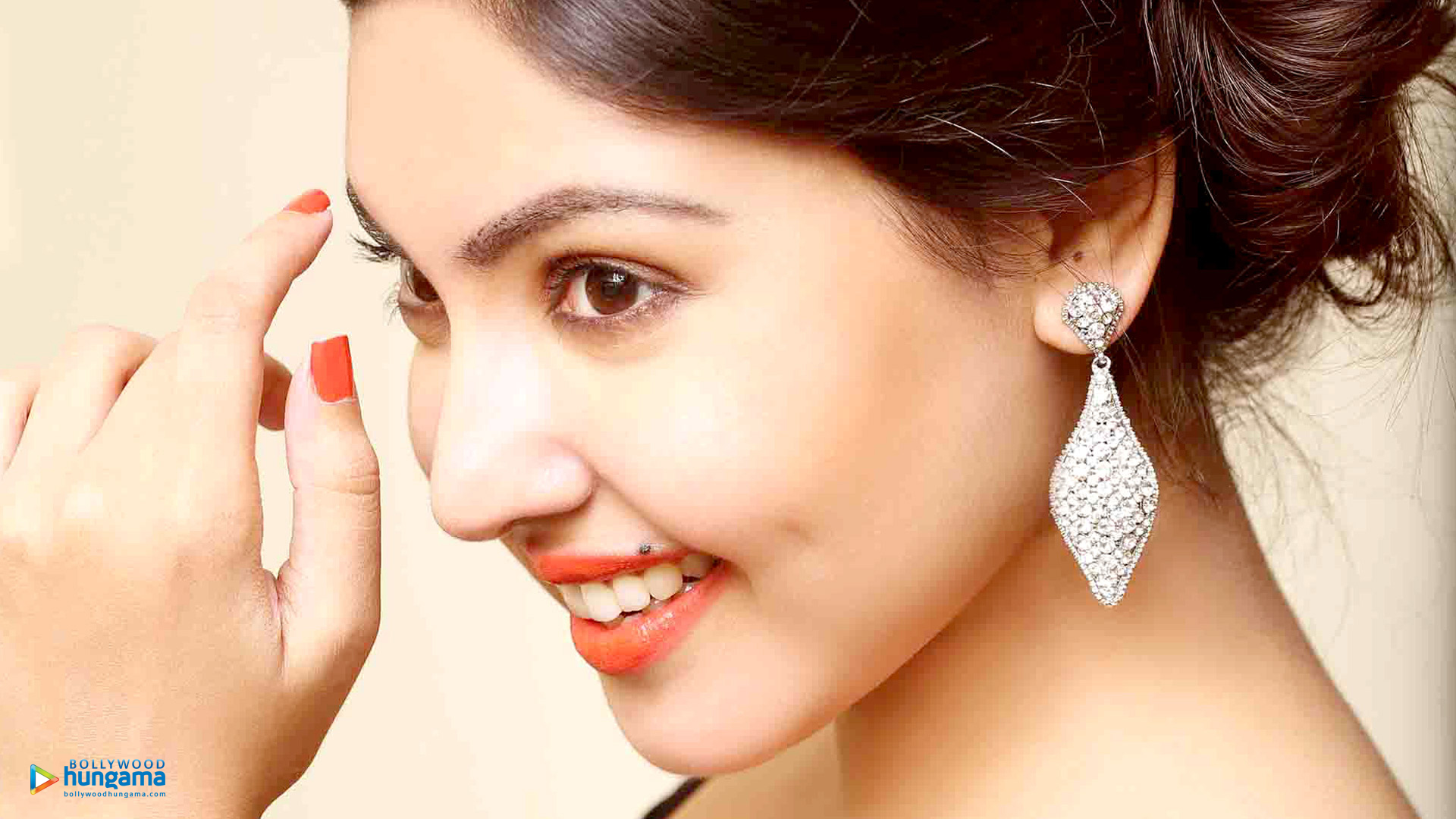 Komal Jha Photos, Images, HD Wallpapers, Komal Jha HD Images, Photos ...