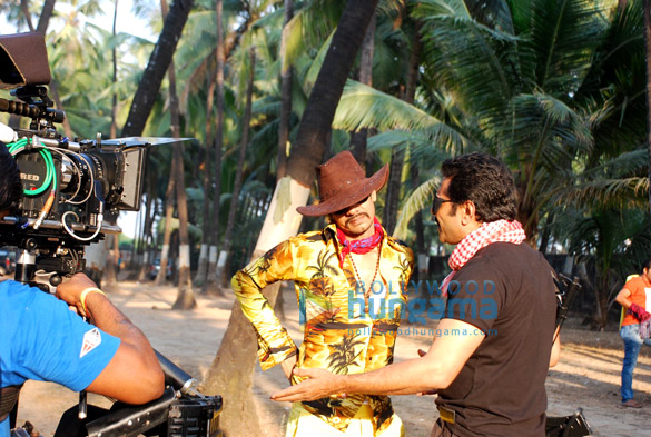 Gun Pe Done Photos, Poster, Images, Photos, Wallpapers, HD Images ...