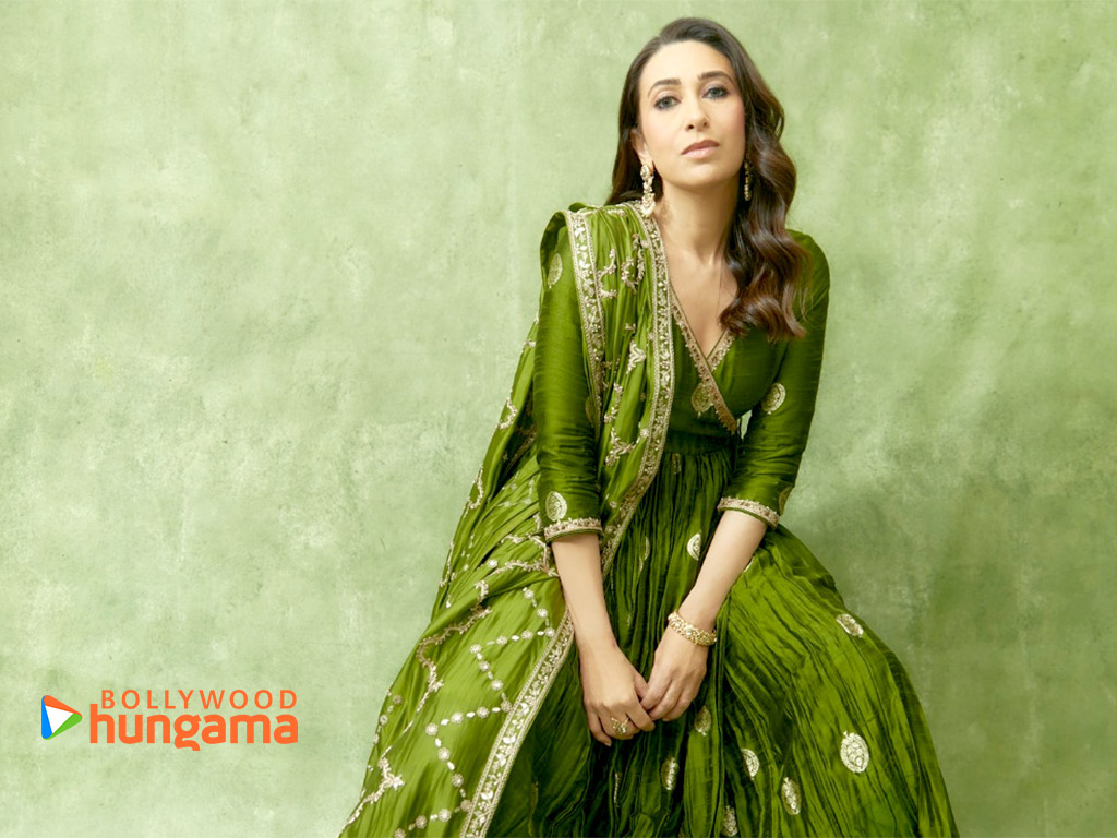 Karisma Kapoor Wallpapers | karisma-kapoor-2-19 - Bollywood Hungama