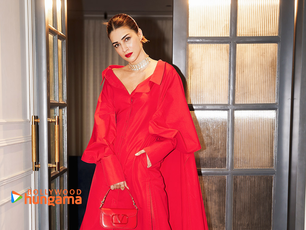 Kriti Sanon Wallpapers | kriti-sanon-1-204 - Bollywood Hungama