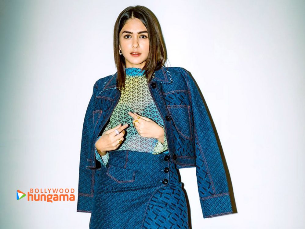 Mrunal Thakur Wallpapers | HD Image Download of Mrunal Thakur | Photo ...