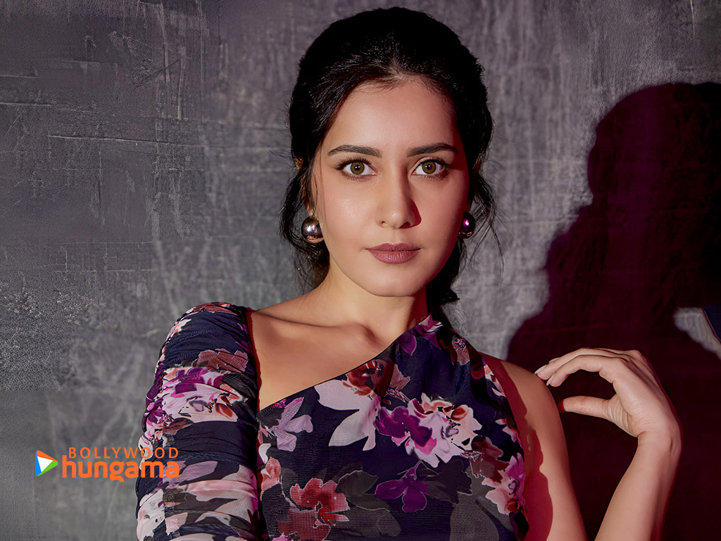 Raashii Khanna Wallpapers | raashii-khanna-2-47 - Bollywood Hungama