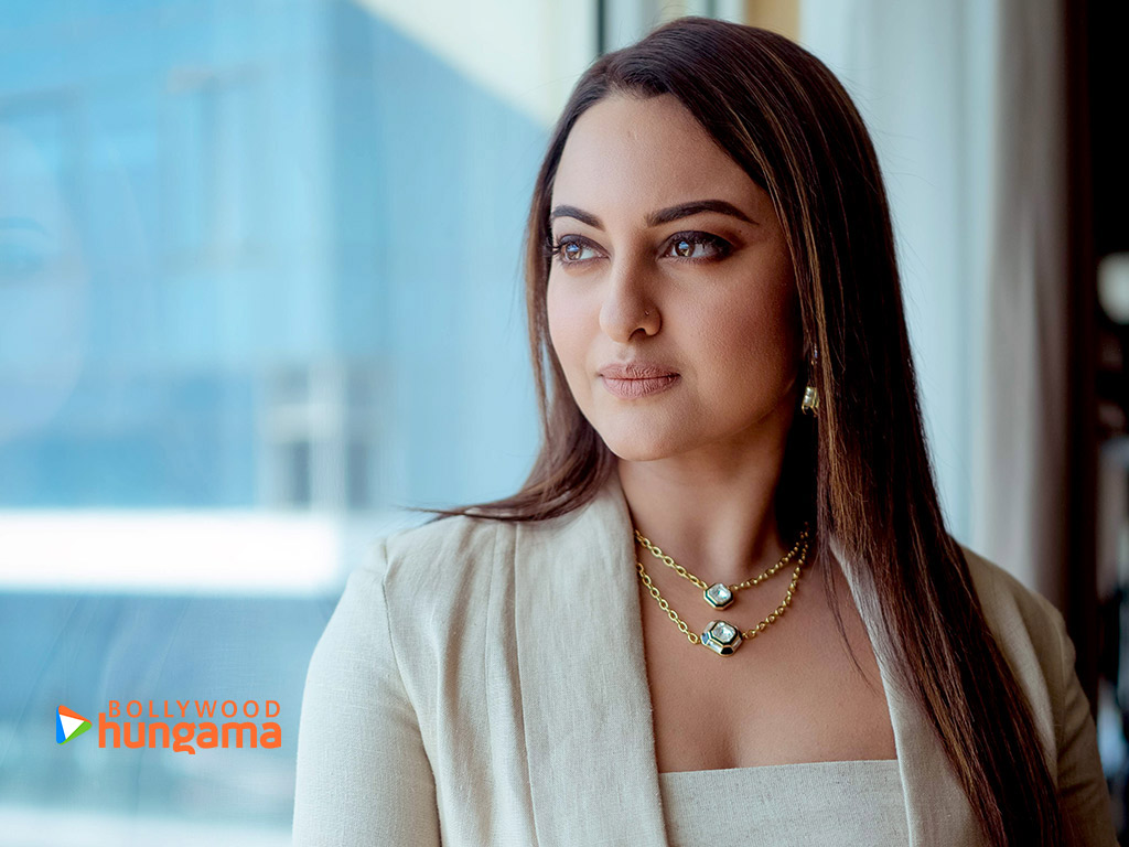 Sonakshi Sinha Wallpapers | sonakshi-sinha-2-207 - Bollywood Hungama