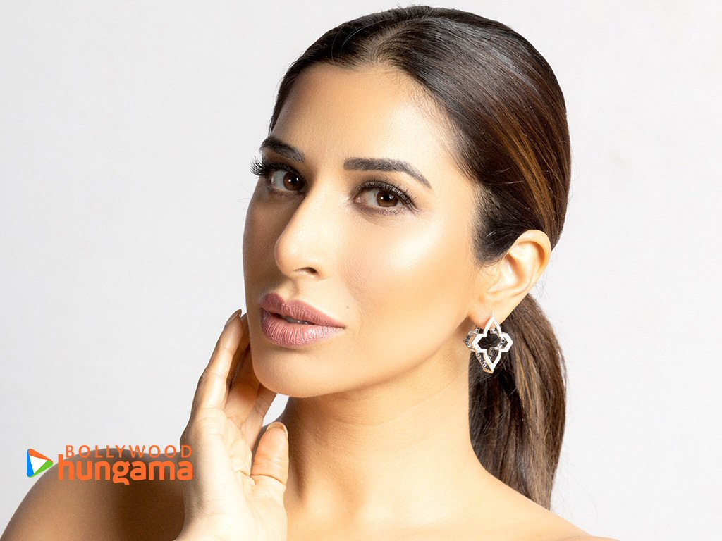 Sophie Choudry Wallpapers | sophie-choudry-2-78 - Bollywood Hungama