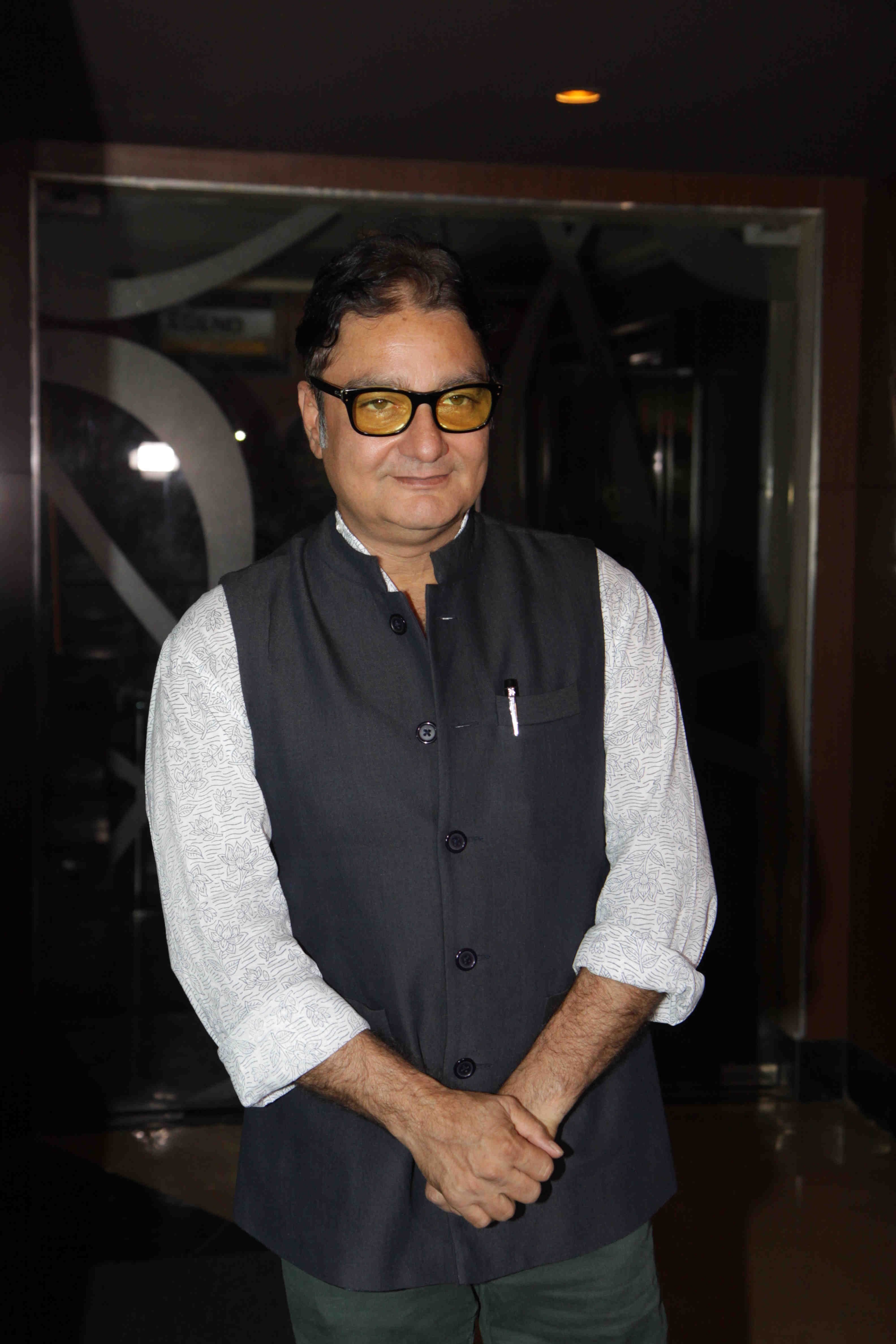 Vinay Pathak, Filmography, Movies, Vinay Pathak News, Videos, Songs ...