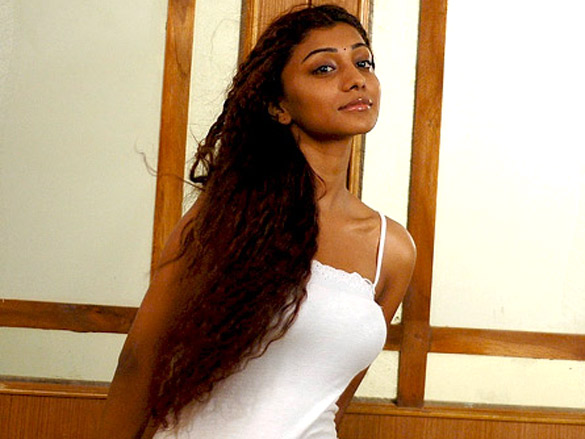 Deepal Shaw Images, HD Wallpapers, and Photos - Bollywood Hungama