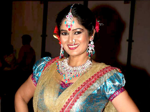 Resham Tipnis Movies List | Resham Tipnis Upcoming Movies | Films ...