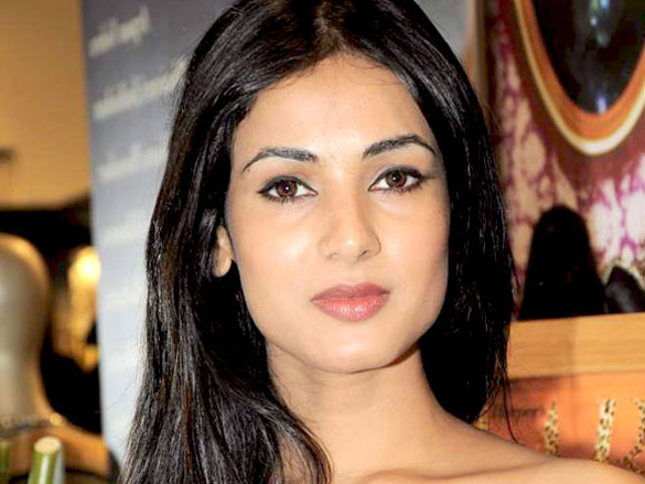 Sonal Chauhan at Samsara Harpers Bazaar ‘Shades of Spring’ event ...