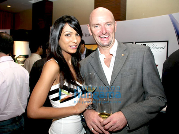 Vijay Mallya With The Models At The Sopexa French Wine Fest | Photo Of ...