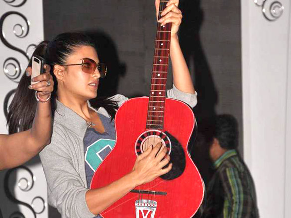 Jacqueline and Neha practice for Sahara Star Seduction | Jacqueline ...