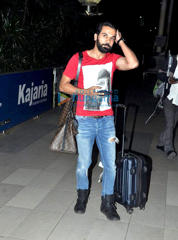 Rajkummar Rao & Randeep Hooda snapped at the domestic airport | Randeep ...