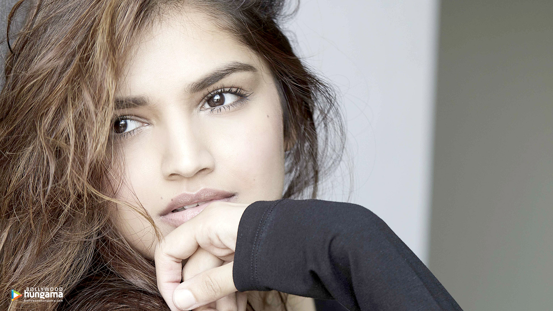 Tara Alisha Berry Wallpapers | tara-alisha-berry-33 - Bollywood Hungama