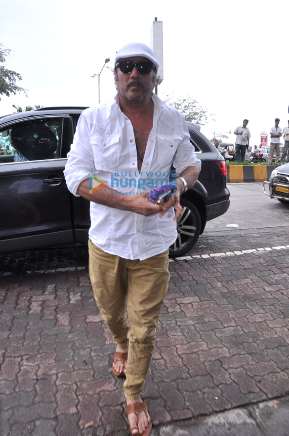 Rajesh Khanna’s havan ceremony on his 1st death anniversary | Jackie ...