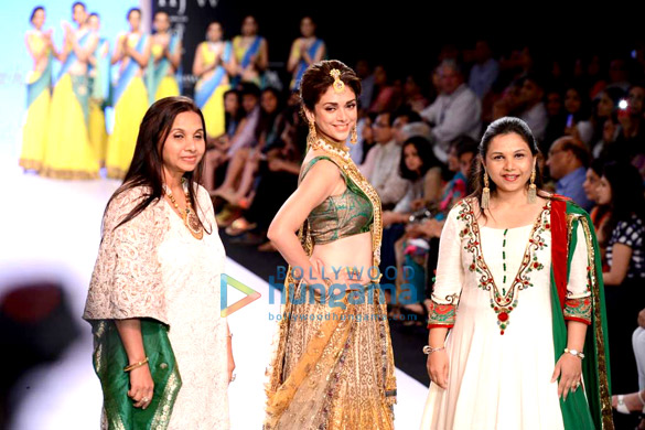 Aditi Rao Hydari walks the ramp for Dipti Amisha at IIJW 2013 | Aditi ...