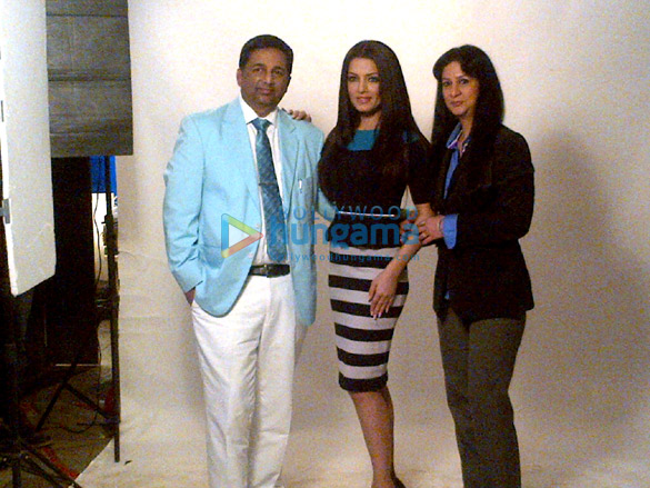 Celina Jaitly meets Dr. Apoorva Shah & Dr. Sonal Shah in Karen Millen ...