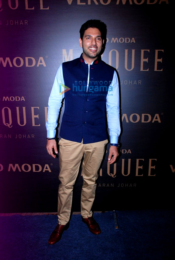 Varun Dhawan, Gauri Khan, Neha Dhupia, and other at Vero Moda red ...