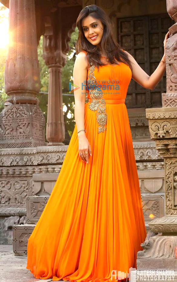Hrishitaa Bhatt Photos, Images, HD Wallpapers, Hrishitaa Bhatt HD ...