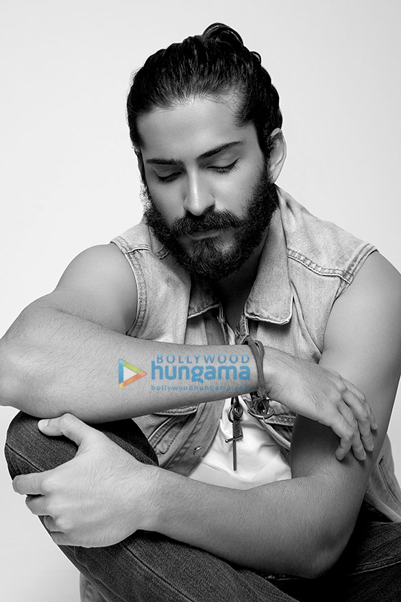 Harsh Varrdhan Kapoor Photos, Images, HD Wallpapers, Harsh Varrdhan ...