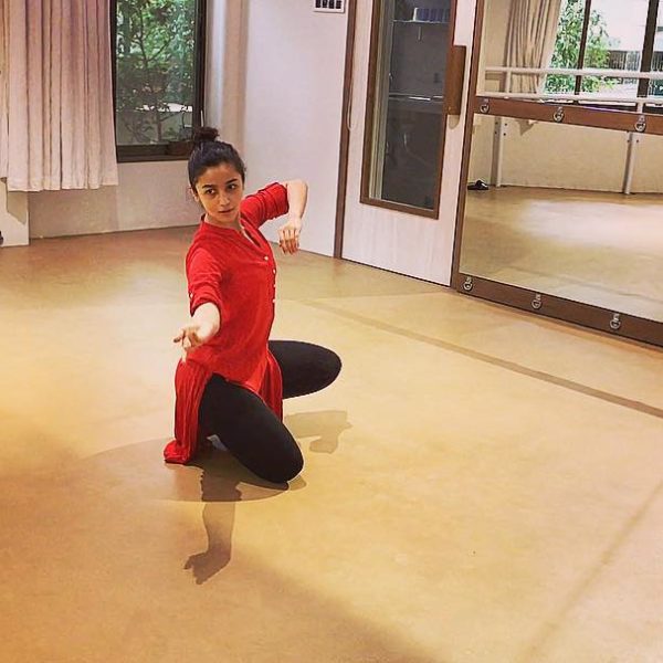 WOW! This still of Alia Bhatt dancing shows the graceful side of the ...