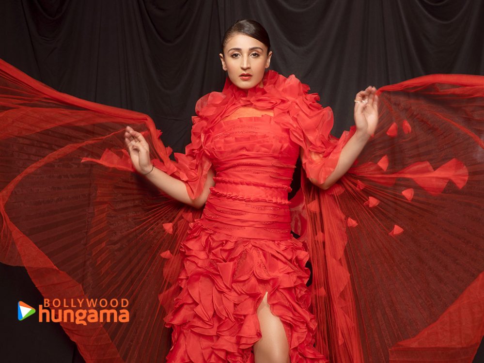 Dhvani Bhanushali Wallpapers | HD Image Download of Dhvani Bhanushali ...