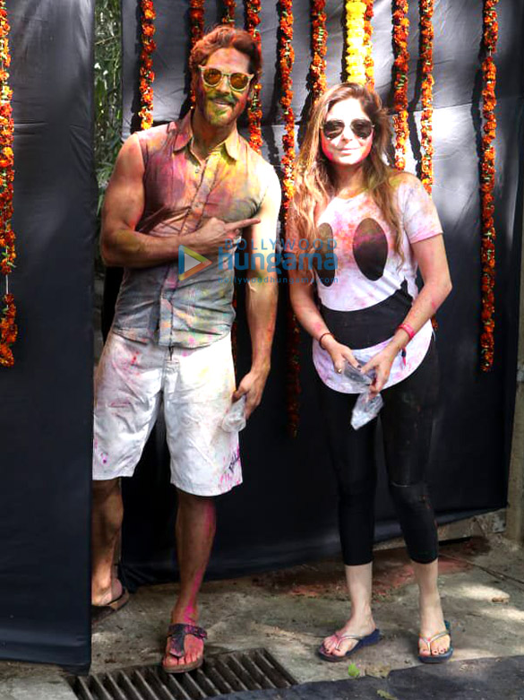 Celebs grace Aditya Motwane’s Holi 2019 bash | Kanika Kapoor Images ...