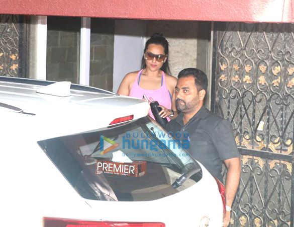 Sara Ali Khan and Sonakshi Sinha spotted at the gym (3) | Sonakshi ...