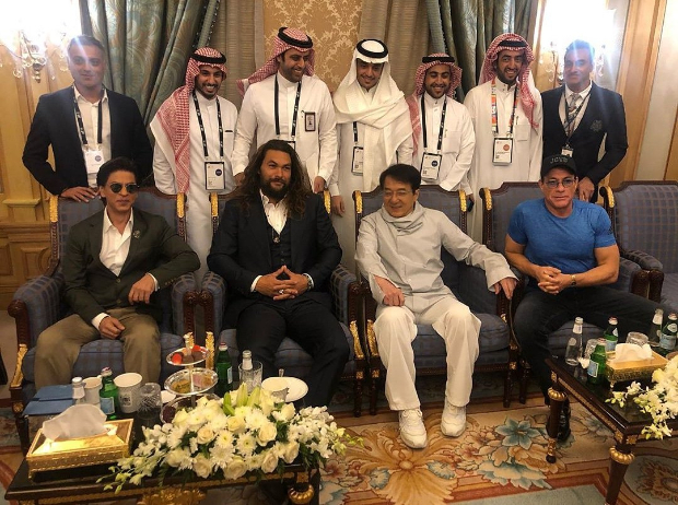 Shah Rukh Khan shares a frame with Jason Momoa, Jackie Chan, and Jean ...