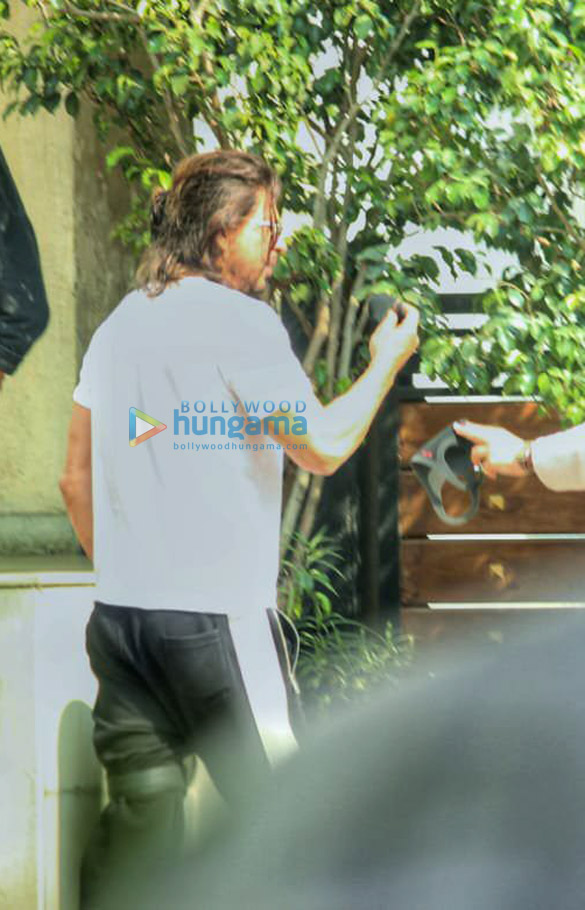 Photos: Shah Rukh Khan spotted at Yash Raj Studios in Andheri | Parties ...