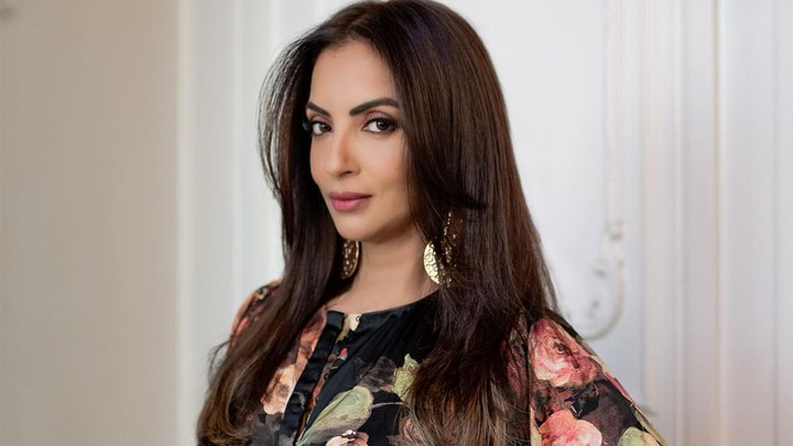 Seema Khan: "A Lawyer- Shah Rukh Khan, A Politician- Akshay Kumar ...