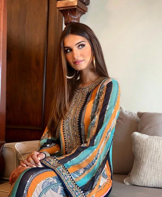 Tara Sutaria stuns in a multi-coloured kurta from H&M x Sabyasachi ...