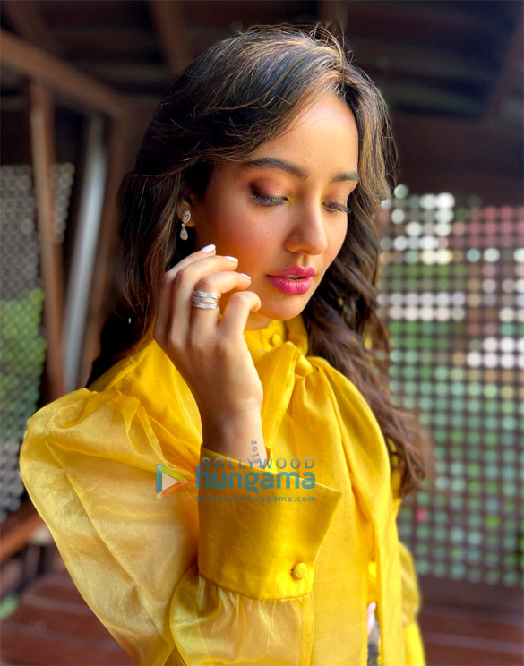 Neha Sharma Photos, Images, HD Wallpapers, Neha Sharma HD Images ...