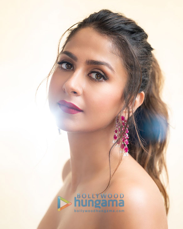 Malvika Raaj Photos, Images, HD Wallpapers, Malvika Raaj HD Images ...