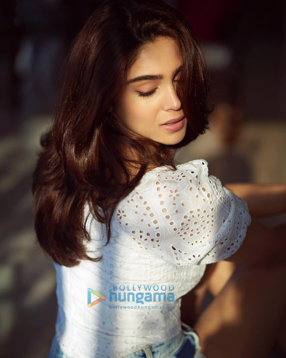 Sharvari Wagh Photos, Images, HD Wallpapers, Sharvari Wagh HD Images ...