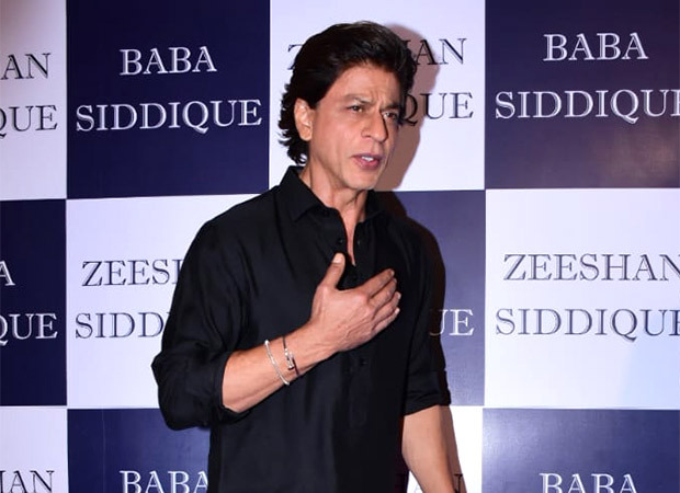 Shah Rukh Khan looks dapper in Pathani as he arrives for Baba Siddique ...