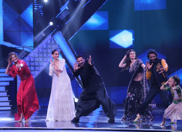 Samrat Prithviraj stars Akshay Kumar & Manushi Chhillar groove to ...