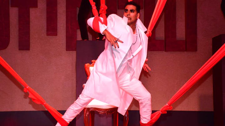 Akshay Kumar efficiently nails the Cuttputlli performance - Bollywood ...