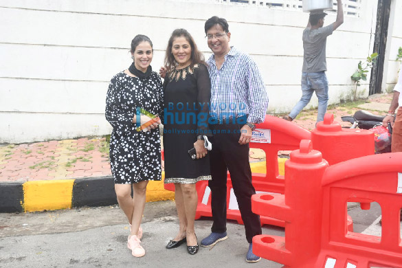 Photos Genelia D’Souza snapped with her parents at Mount Mary church (2 ...