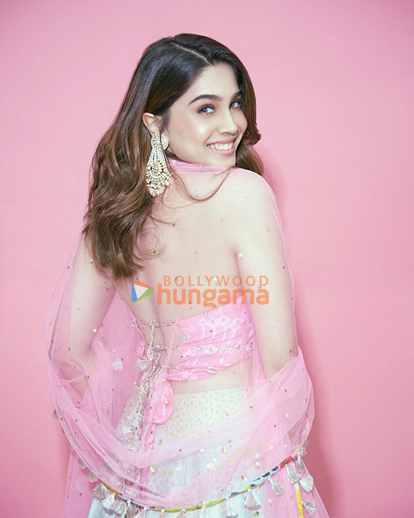 Sharvari Wagh Photos, Images, HD Wallpapers, Sharvari Wagh HD Images ...