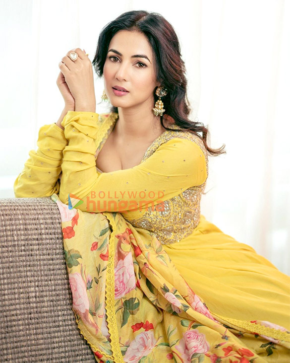 Explore Sonal Chauhan Photo Gallery, HD Images & Pics - Bollywood Hungama