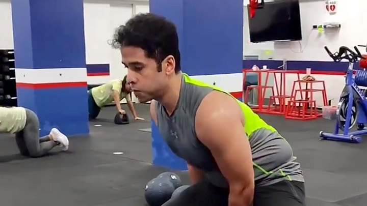 Tusshar Kapoor gives fitness motivation to hit the gym - Bollywood Hungama