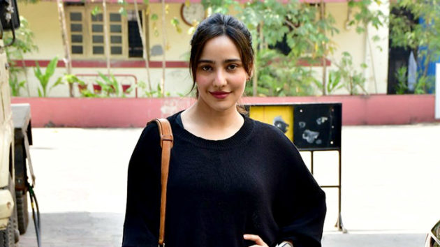 Neha Sharma poses for paps outside gym - Bollywood Hungama