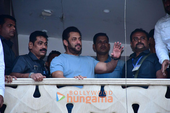 Photos Salman Khan greets fans at Galaxy Apartments on his birthday in ...