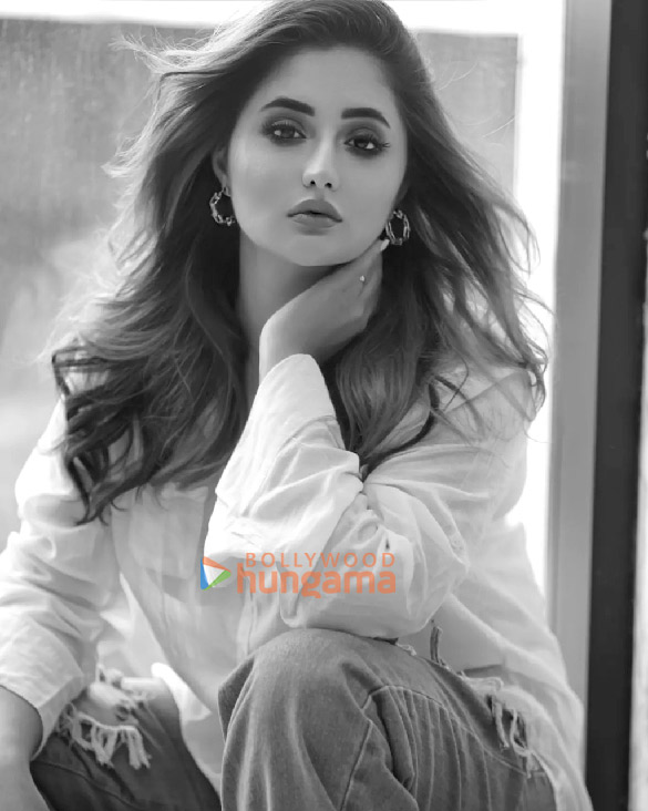 Rashami Desai Photos, Images, HD Wallpapers, Rashami Desai HD Images ...